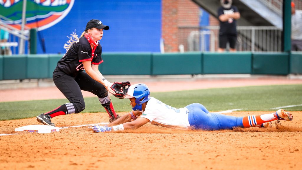 Gators Softball Splits Saturday Doubleheader - ESPN 98.1 FM WRUF