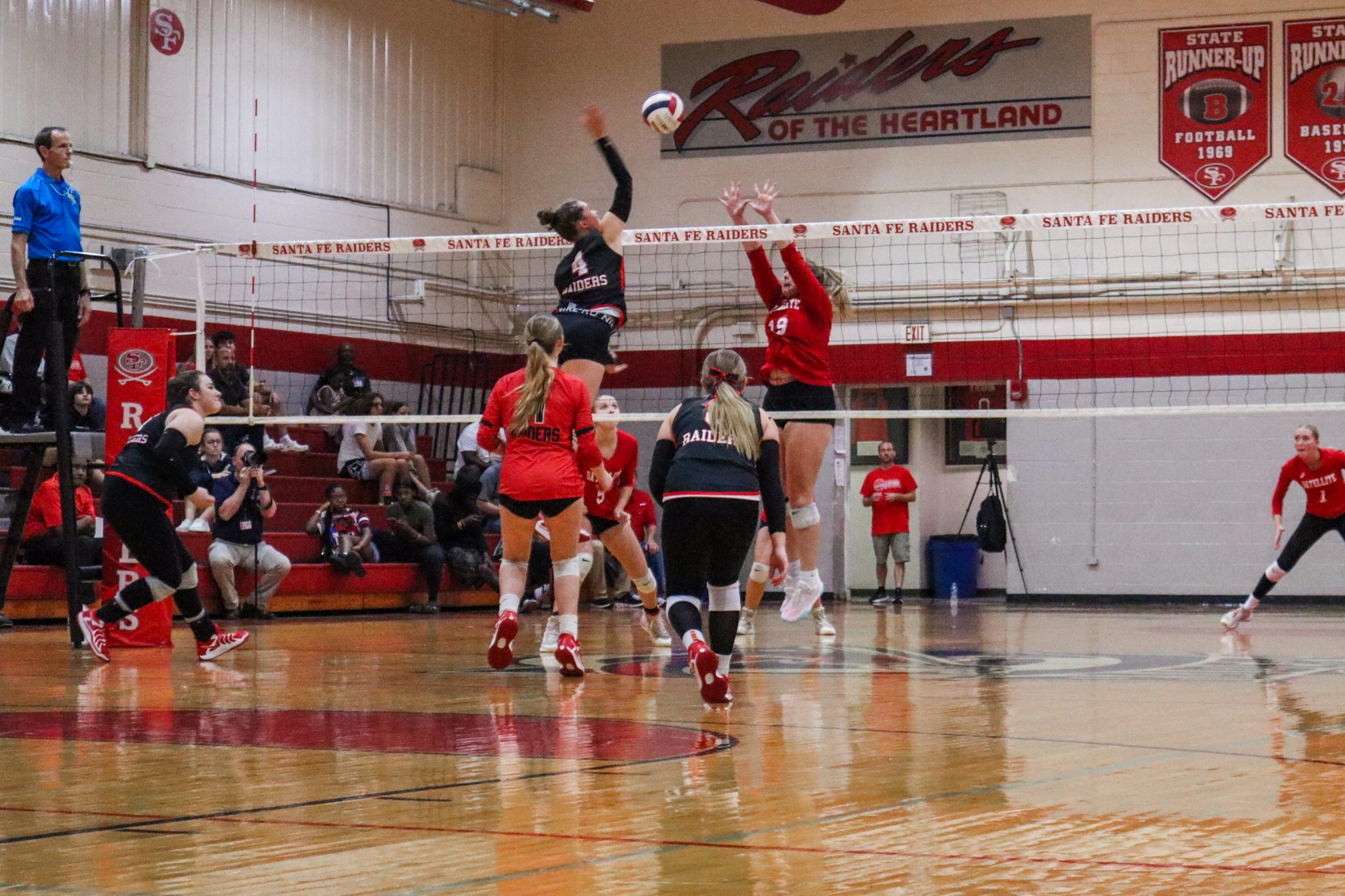 Dropped First, Won Rest: Santa Fe Volleyball Advances To Regional ...