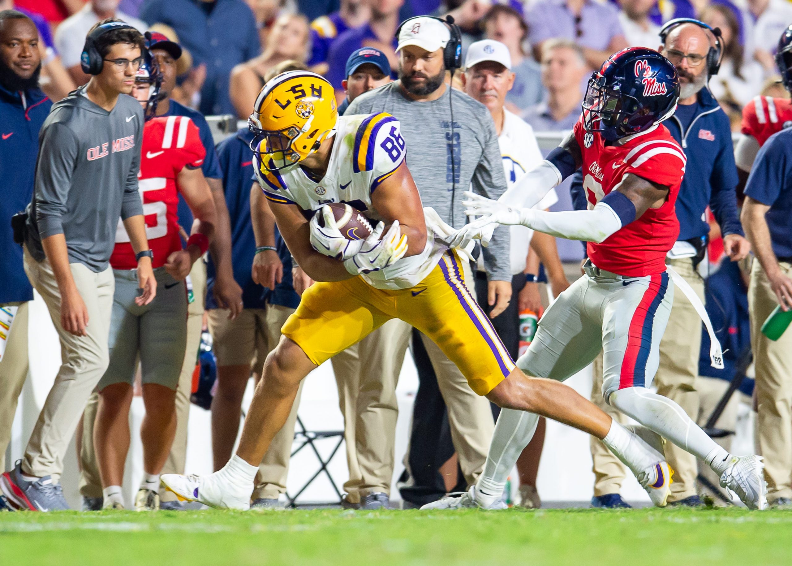 No. 8 LSU Travels to Arkansas For the Annual Battle Of the Boot - WRUF ...