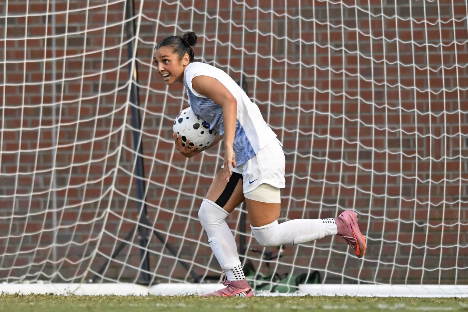 Freshman Kai Tsakiris Shines in Florida Soccer's Starting Lineup - WRUF ...