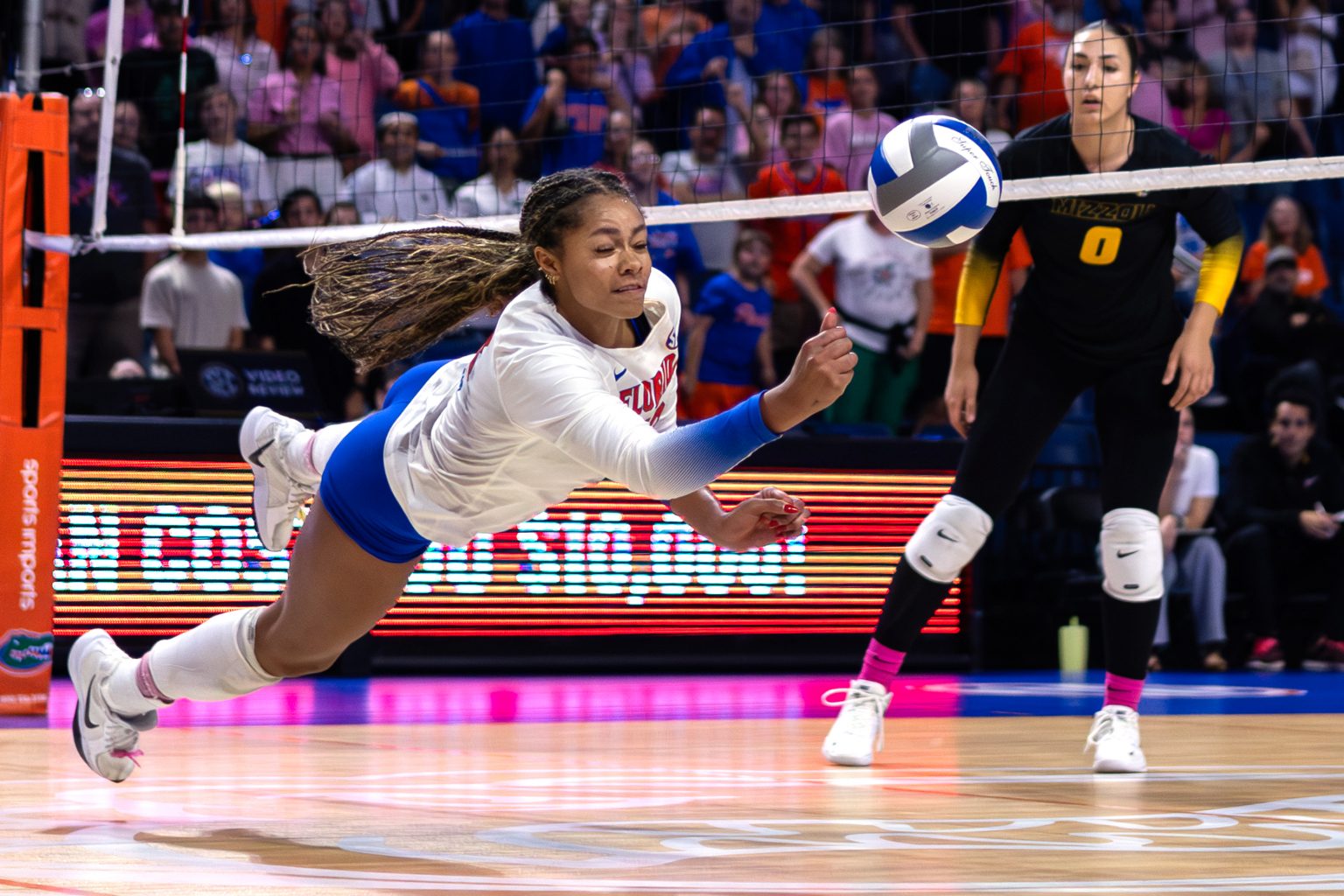 Florida Volleyball Defeats Missouri 3-1 in Dig Pink Match – WRUF 98.1 ...