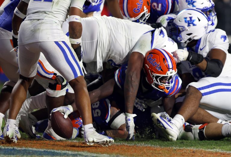 Scouting Kentucky: Bowl Hopes Hang in Balance for Gators, Wildcats ...