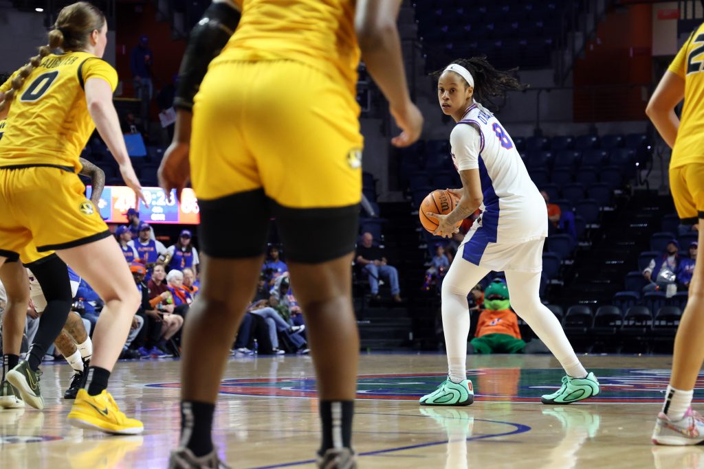 Me’Arah O’Neal Carves Own Path With Florida Women’s Basketball – WRUF ...
